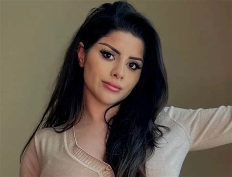 A Lawyer Who Quit To Become An Onlyfans Performer Says She Now Makes