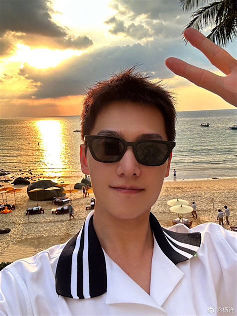 “หยางหยาง” โผล่เยือนไทยรับตรุษจีนทำแฟนๆกรี๊ดหนักมาก