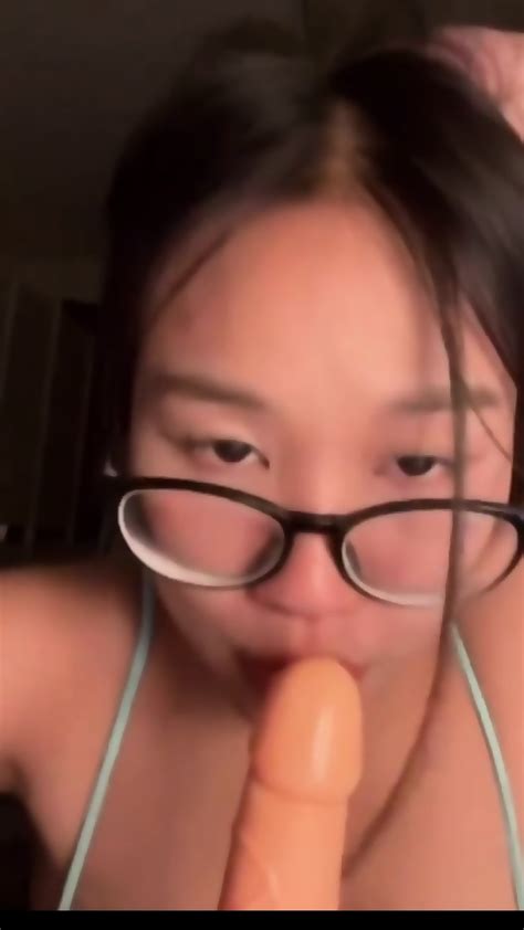 Glass Asian Vietnamese Girl With Toy Eporner