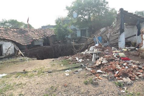 Jharias Coal Mining Affected Families Continue To Live Atop Tinderbox