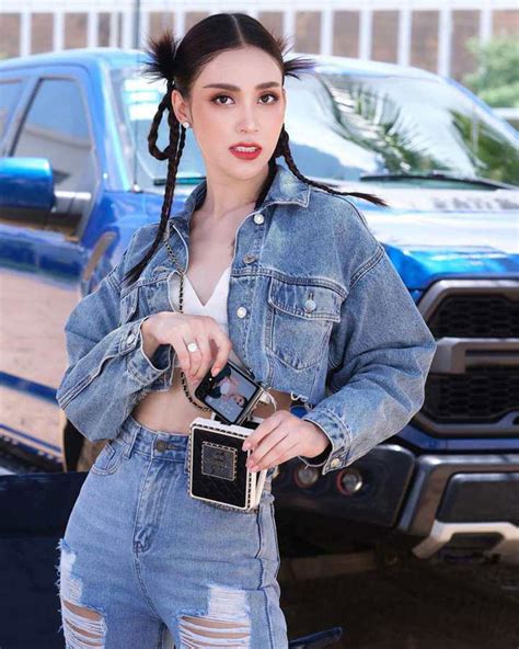 អស្ចារ្យ ស្រី ស្អាត សុ គា គឹ ម លាង នាំ របាំ អ ប្សា រ ខ្មែរ សម្តែង ជា លើក ដំបូង នៅ លើ ភ្នំ