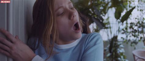 Naked Laia Manzanares In Waste