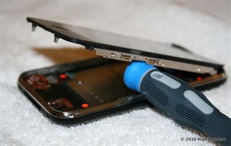 How To Install A Replacement Battery Into An Apple Iphone 3gs