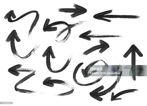 14 개의 손으로 그린 화살표 세트 화살촉이있는 자발적인 직선과 구부러진 선으로 벡터 일러스트 흰색 종이 배경에 고립 된 단일 개체 고르지 않고 독특하고 자연스러운 결함이