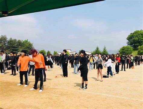 건국대학교패션디자인 2018년도 디자인대학 체육대회 지난 5월 10일 신촌운동장에서는 facebook