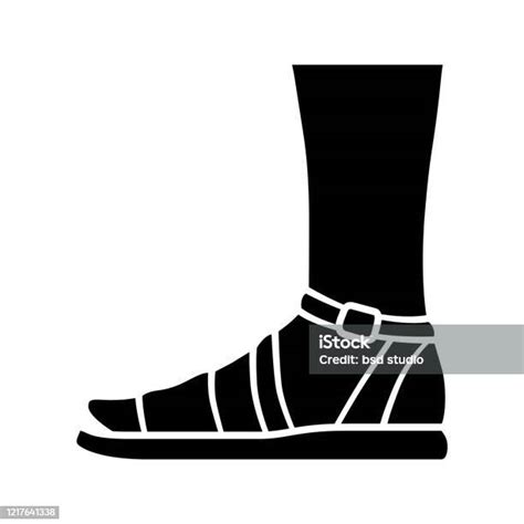 샌들 글리프 아이콘입니다 여성 세련 된 신발 디자인 여성 캐주얼 신발 발목 스트랩 현대 여름 플랫 여성 의류 액세서리입니다 실루엣 기호입니다 음수 공간입니다 벡터 절연 그림