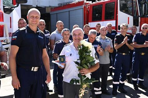 С вой на сирени изпратиха в пенсия шефа на Пожарната в Рила