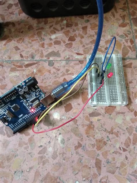 tecnologÍa 3º eso csc encender y apagar dos leds con arduino práctica 2