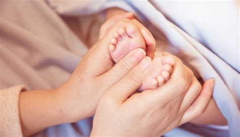 Масаж на новородено Сигурни техники за отпускане