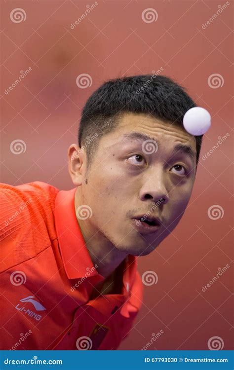 Il Xu Xin Della Cina Che Gioca Durante Il Ping Pong Chapionship In