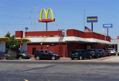 Масовно труење со храна во повеќе франшизи на Мекдоналдс во САД Едно лице почина Дознај на Време