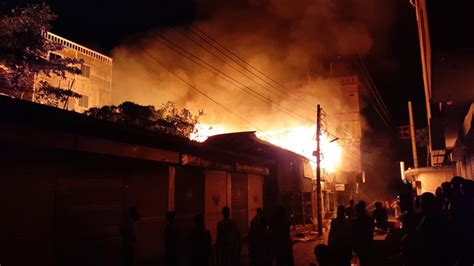 পটুয়াখালীতে অগ্নিকাণ্ডে দমকলকর্মী ও পুলিশসহ আহত ৬