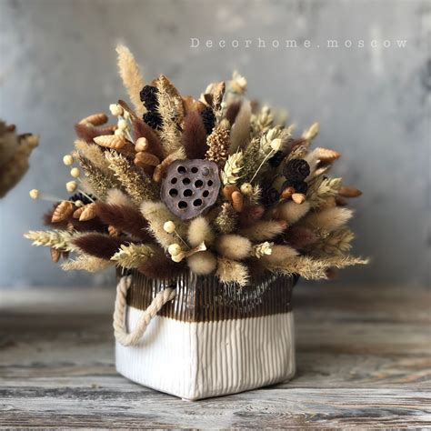 Интерьерная композиция с сухоцветами лавандой и коробочками лотоса в интернет магазине на