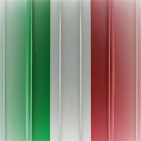Foto Di Bandiera Italiana Stilizzata Texture Metallo Scarica Immagini