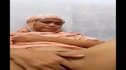 Hijab Masturbation