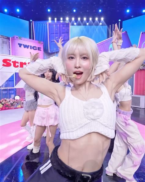 Hirai Momo 모모 Hirai Momo • Instagram Photos And Videos