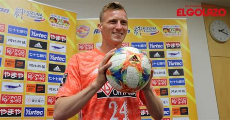 仙台 元ポーランド代表gkヤクブ・スウォビィクが練習に合流 サッカー専門新聞elgolazo Web版 Blogola Jリーグ練習