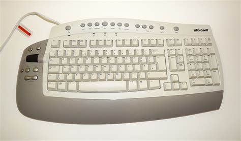 One One Two Sold Vintage Microsoft Office Xp Keyboard And Mouse
