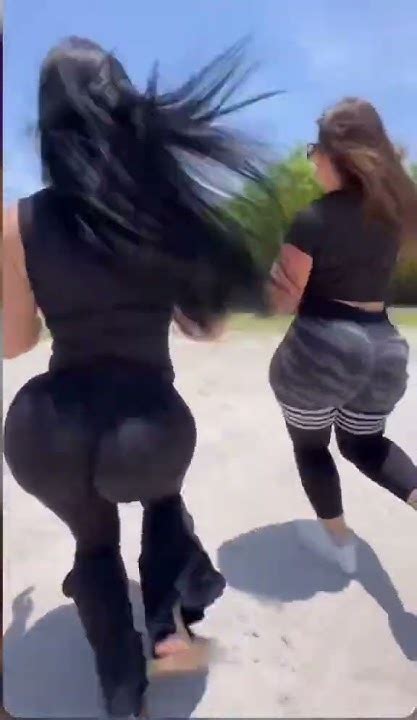 بنات خليجيات روتني أجمل واحلى مؤخرات في العالم 🔞مو طيز ضيم ياحبيبي 😍😍