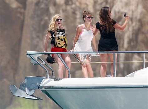 Avril Lavigne In Bikini Avril Lavigne In Green Bikini On S… Flickr