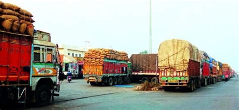 वीरगञ्ज नाकाबाट सात महिनामा आठ अर्ब ६८ करोड मूल्यको धान चामल आयात