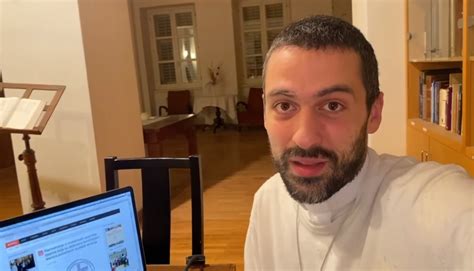 Riječki Svećenik Ivan Dominik Iličić Ponudite Vjernicima Cjepivo Koje