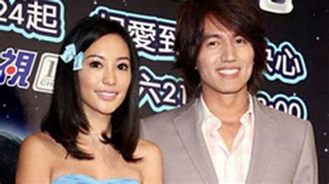 Foto Nama Jerry Yan Terukir Di Tubuh Artis Ini