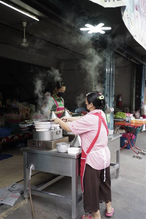 รูป ข้าวเกรียบปากหม้อ สาคูไส้หมูลุงขจรวัดเกต Wongnai