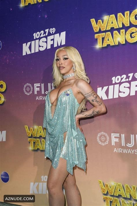 Doja Cat Sexy Flaunts Her Voluptuous Boobs At Iheartradios Kiis Fm Wango Tango In