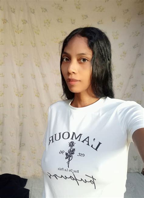 No Makeupno Bra Today😊 Scrolller