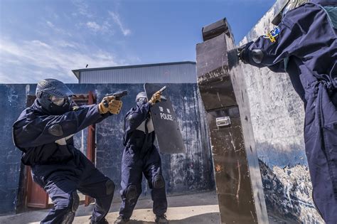 新疆铁警秋日沙场大练兵 搜狐大视野 搜狐新闻