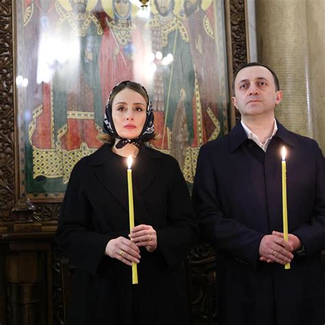 ბარსელონადან სოფელ კაცხამდე ცნობილი ქართველების ფოტოები ვინ როგორ შეხვდა აღდგომის დღესასწაულს