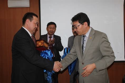 Ц Эрдэнэбилэг үүрэгт ажлаа хүлээн авлаа