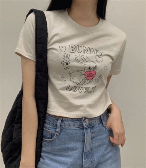 베스트상품 💓 [귀여움주의] 토끼 크롭 반팔 티셔츠 에이블리