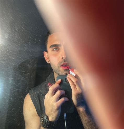 اولین تصاویر محمد صادقی پس از بازداشت در منزلش در شرق تهران همشهری آنلاین