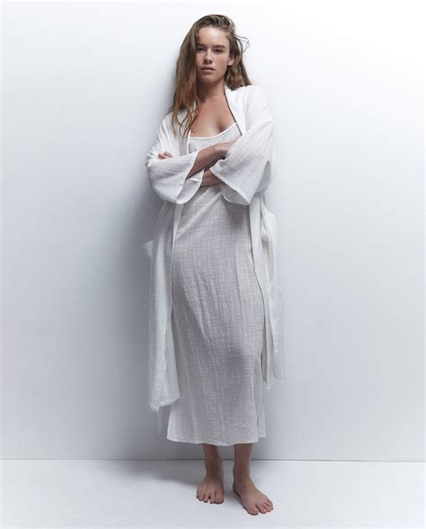 Bata Lisa Efecto Lino · Sfera · El Corte Inglés