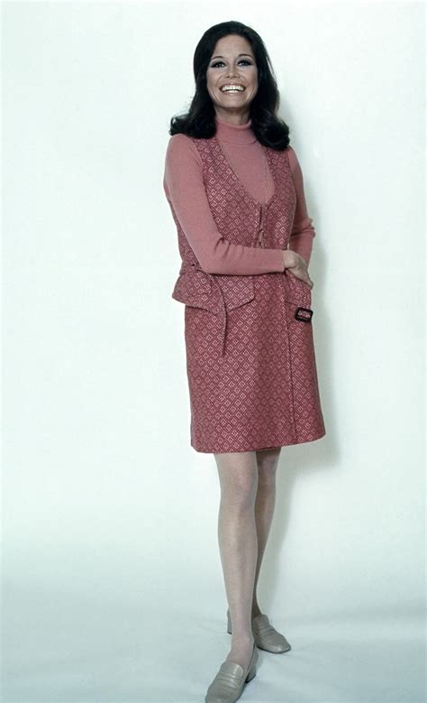 Mary Tyler Moores Iconic Green Dress Trends Nearly 50 Years Later