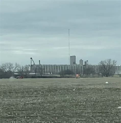 Lfr Crews Battle Large Grass Fire Sunday Afternoon Froggy 98 Today