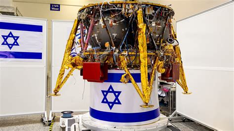 NASA publica fotografías del sitio donde se estrelló el módulo espacial israelí Infobae