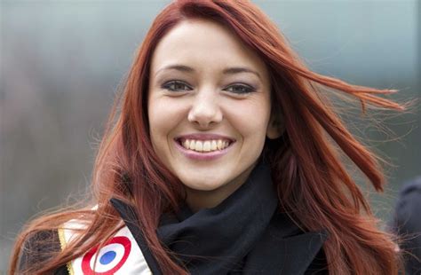 Delphine Wespiser Miss France 2012 Nous Invite à Sa Table Dans Un