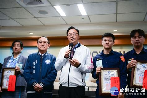 桃市警銀9月份聯手攔詐逾15億元 張善政表揚14名傑出有功人員