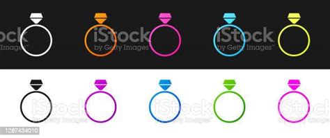 흑백 배경에 격리 된 다이아몬드 약혼 반지 아이콘을 설정합니다 벡터 0명에 대한 스톡 벡터 아트 및 기타 이미지 0명 3월 8 Istock