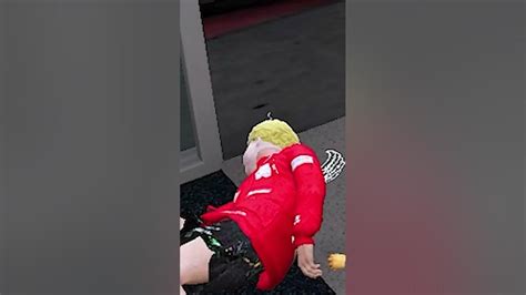 شاب العربي أصبح طبيب 🤣 Youtube