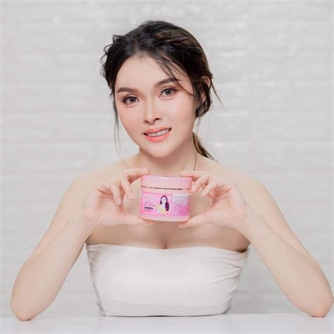 May ຂາຍເຄື່ອງສຳອາງສົ່ງ ຍ່ອຍ