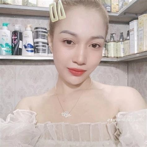 រឿនថារិន Roeun Tharin