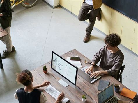 Ways To Leverage Linkedin Groups For Networking And Brand Growth 🚀 Risekarma