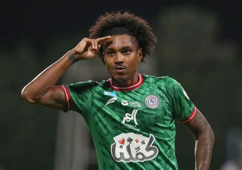 Com Gol Do Ex Flamengo Vitinho Al Ettifaq Vence Na Arábia Saudita