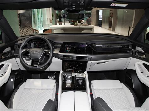 奥迪q6内饰实拍高清大图奥迪q6 2023款 50 Tfsi Quattro 凌云版 Edition One 飞骑套装第1张图片大全太平洋汽车
