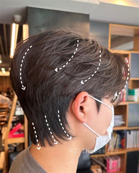 이호진세미리프컷리프컷쉐도우펌히피펌 안녕하세요 호진입니다🫡 시그니쳐세미리프컷 자연스러운 흐름감 ️ 시스루하게 떨어지는 앞머리와 슬림하게 빠지는 쉐입 ️