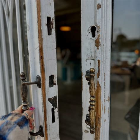 💕 난 뭘하며 뭘하고 있었을때 가장 행복했을까 너무 오래전 일인거같은 까마득함이 밀물듯이 밀려오면서 머리가 하얗게 되버렸다 너무 바쁘게 지내온 탓인지 나를 잃은지 오래